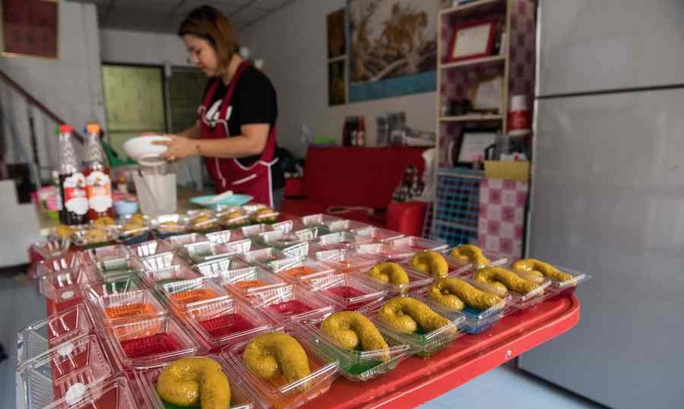 Una pastelera sorprende con pasteles en forma de caca de perro - Diario ...