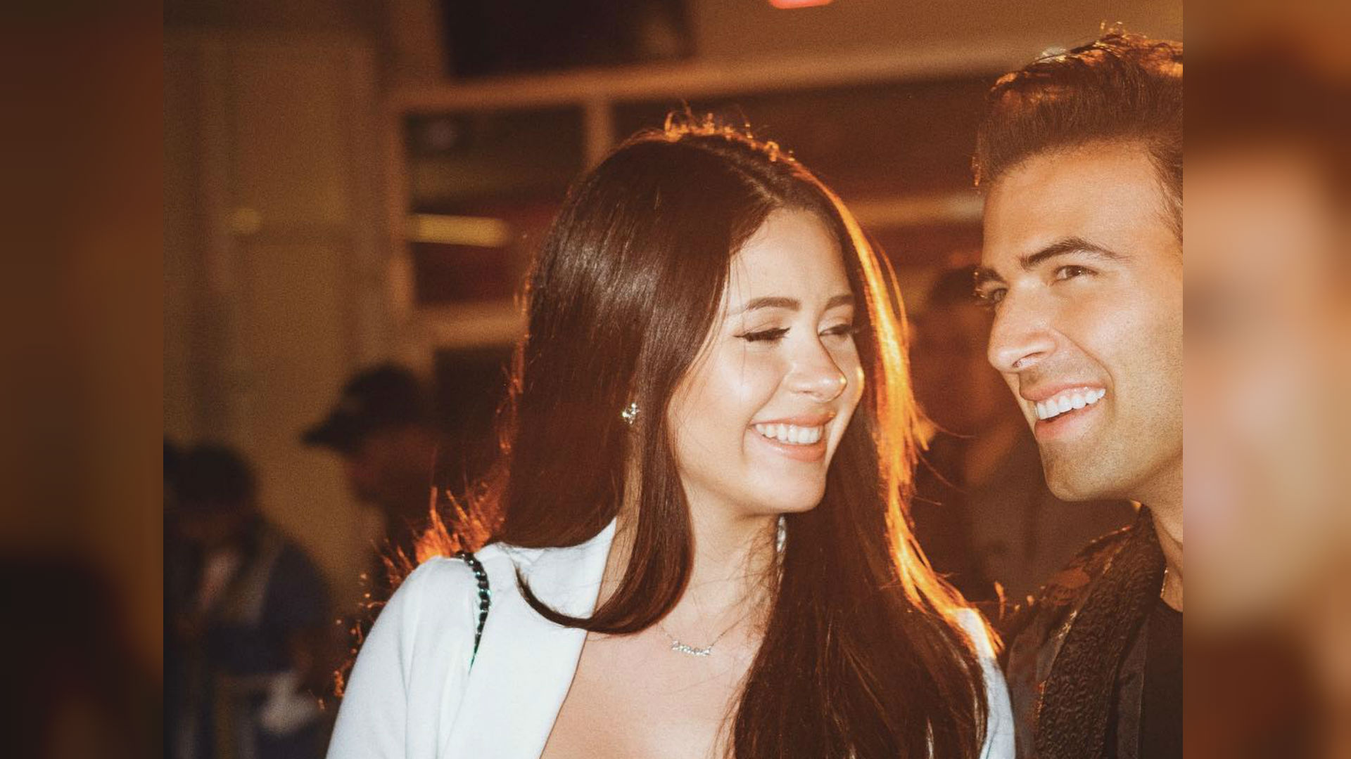 Jencarlos Canela confirma su relación con Danna Hernández con romántica ...