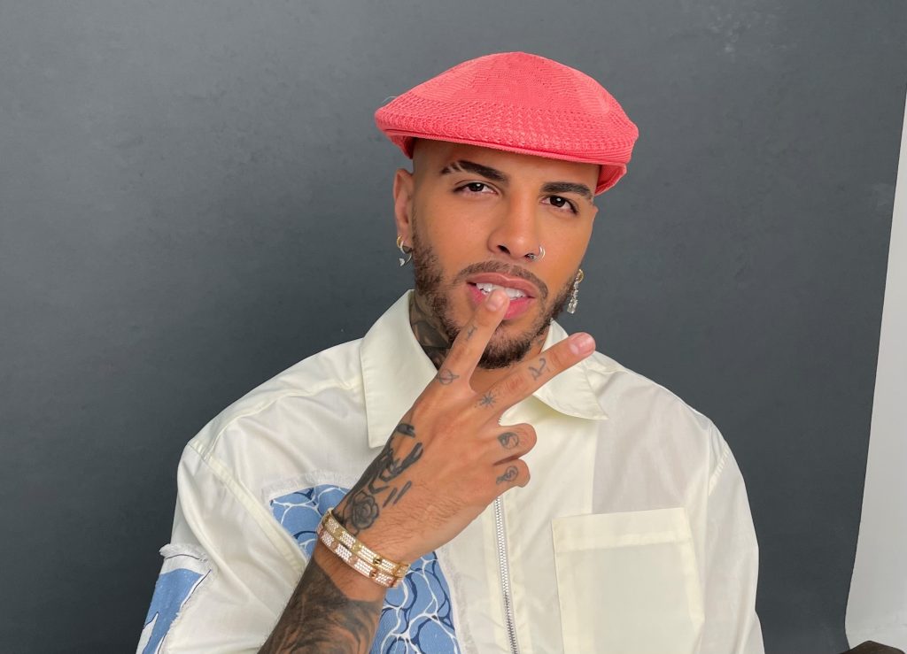 Netflix asoma cómo será la actuación de Rauw Alejandro en "Sky rojo ...