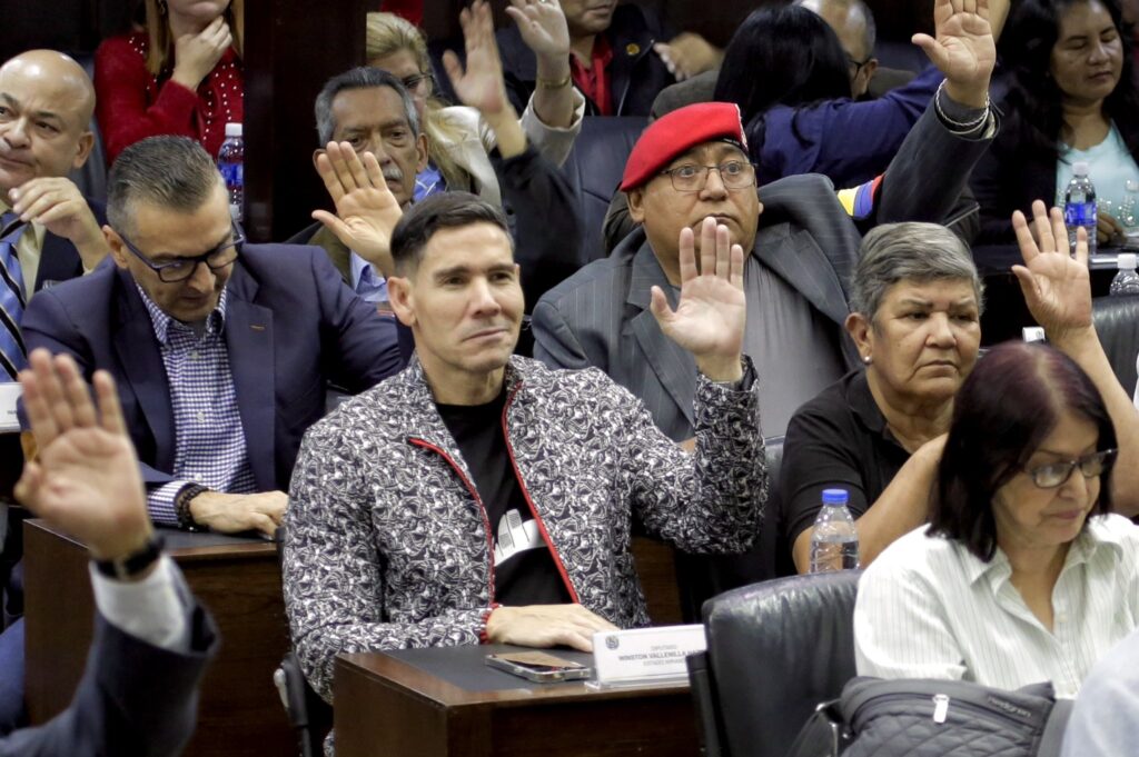 ¿Qué le pasó? Winston Vallenilla reaparece y genera criticas por su ...
