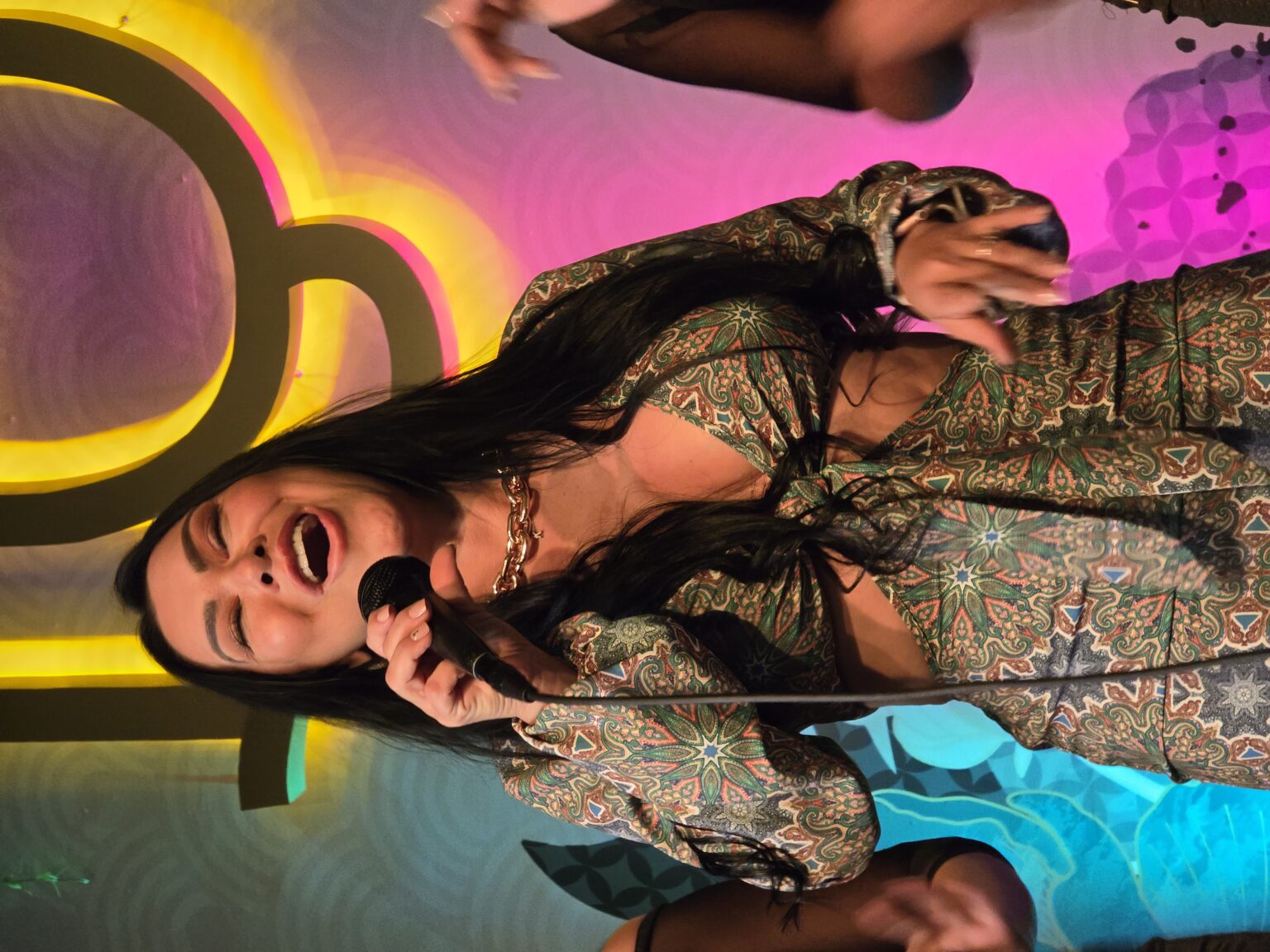 Las Chicas del Can y Karolina con K lazan una nueva versión de “Mentiritas” - Diario Versión Final