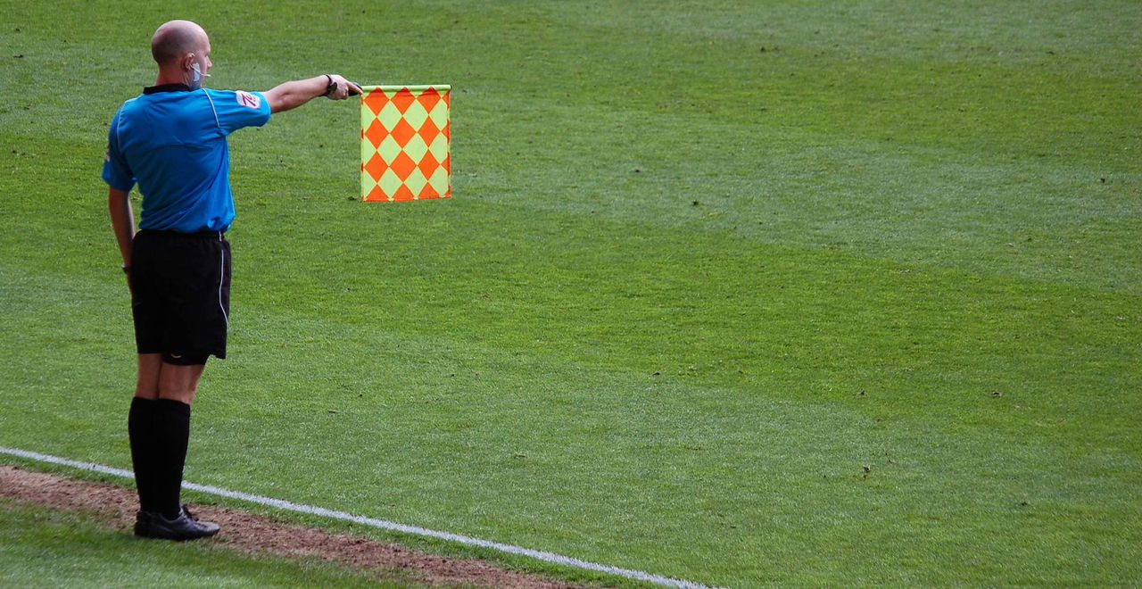 Viene la “Ley Wenger” del fuera de juego que podría revolucionar el ...