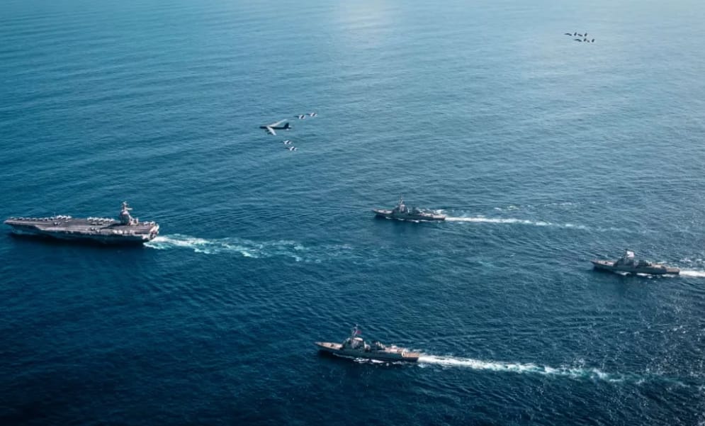 Nuevas imágenes confirman despliegue activo del portaaviones USS Gerald ...