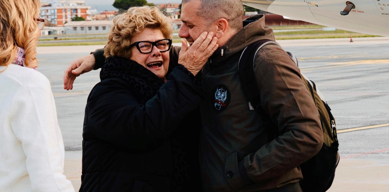 Italianos excarcelados sobre su presidio en Venezuela: “14 meses ...