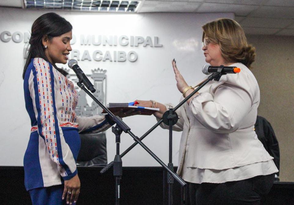 Desiree Fernández asumió como presidenta del Concejo Municipal de ...