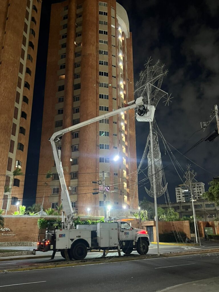 Gobernación del Zulia ejecuta desmontaje de decoración navideña en ...