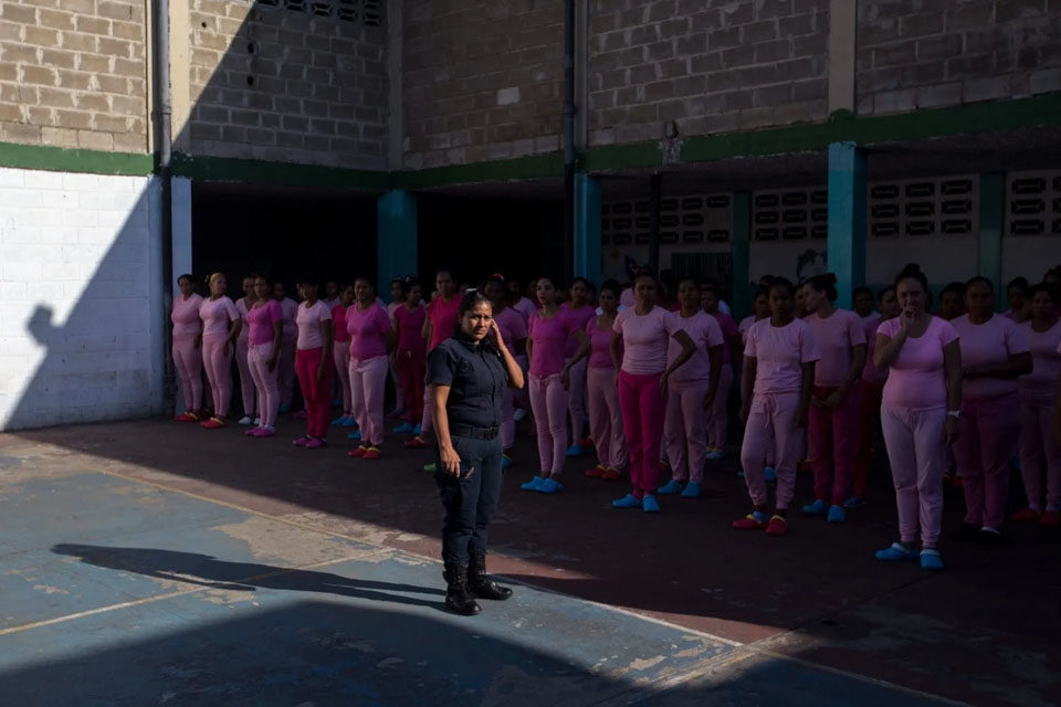 Defensoría del Pueblo revisará casos de mujeres detenidas en el Inof ...