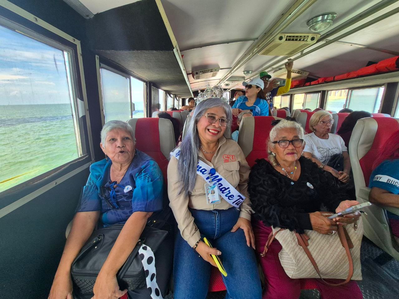 Adultos mayores disfrutaron paseo por el Lago de Maracaibo previo a su ...