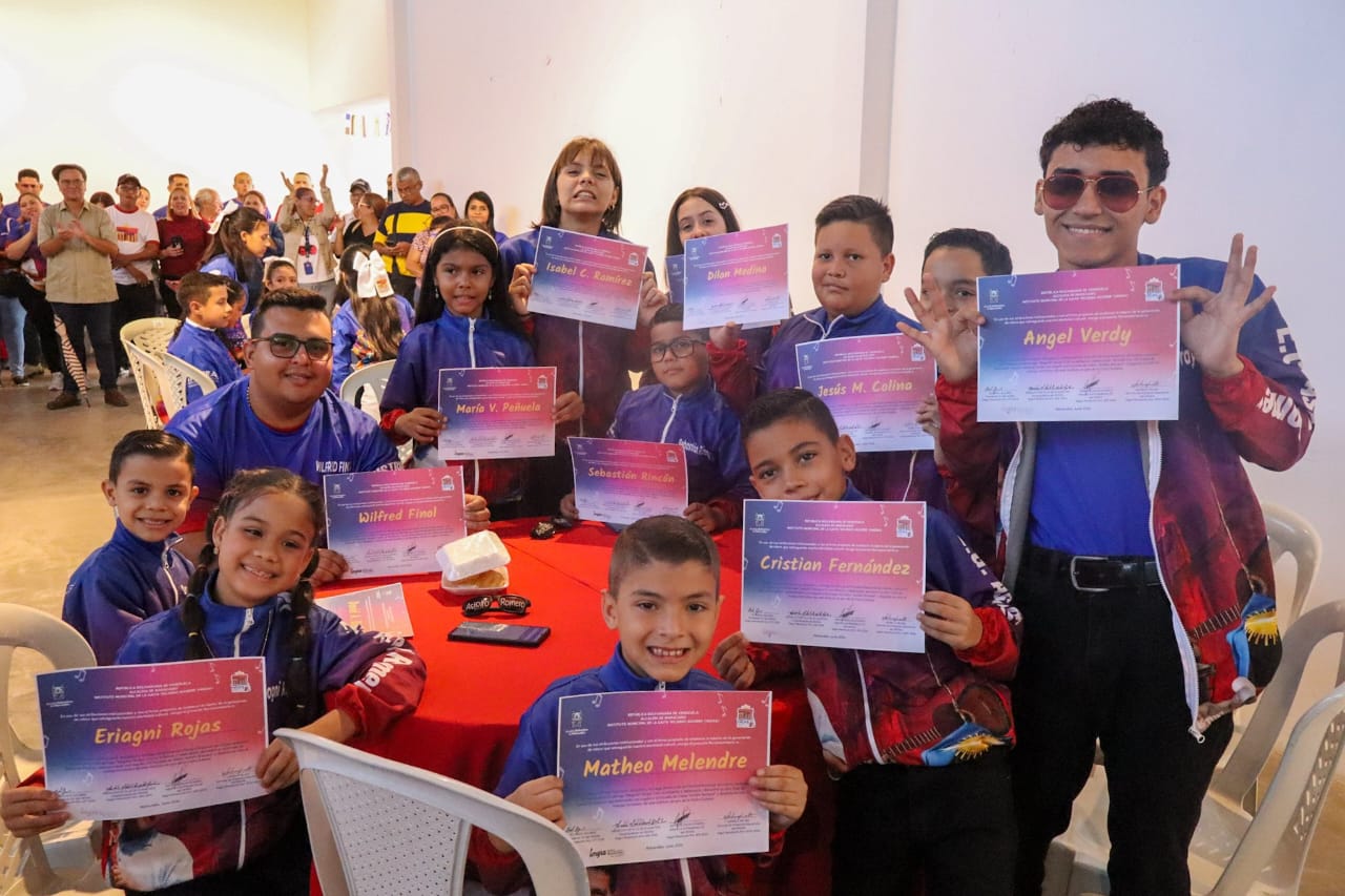 Homenajean a escuelas que brillaron en el Festival Nacional de Gaitas ...